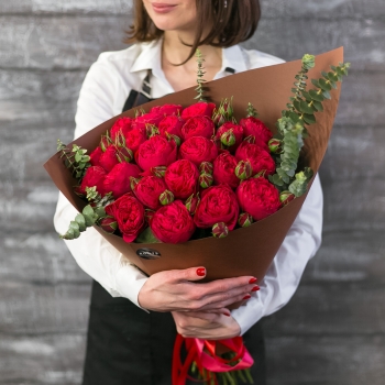 Купить монобукет с доставкой в Москве, заказать монобукет от ROOTS FLOWERS